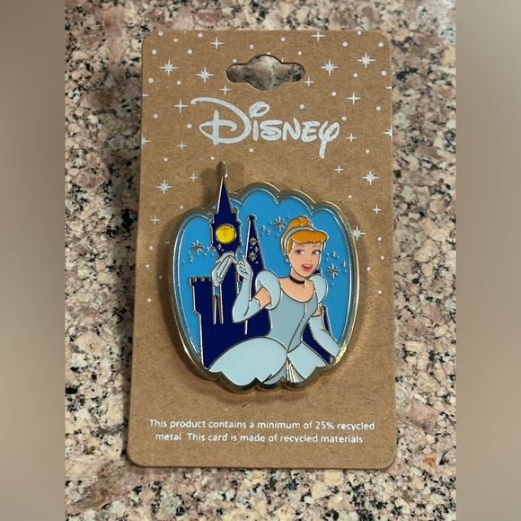 Disney | Accessories | Disney Cinderella Pin Box Lunch Cinderella ...
